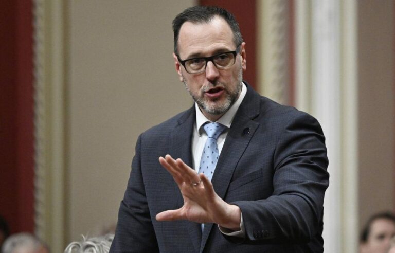 Quebec government to table legislation to ban prayer in public places ...